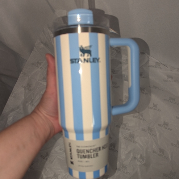 Stanley | Kitchen | New Stanley Quencher H2 Flowstate Tumbler Cup 30 Oz ...
